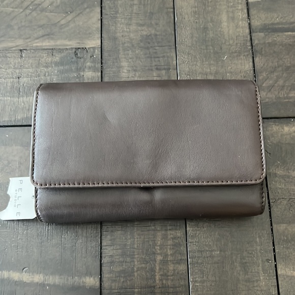 Pelle Studio | Bags | Nwt Pelle Studio Leather Purse With Removable ...